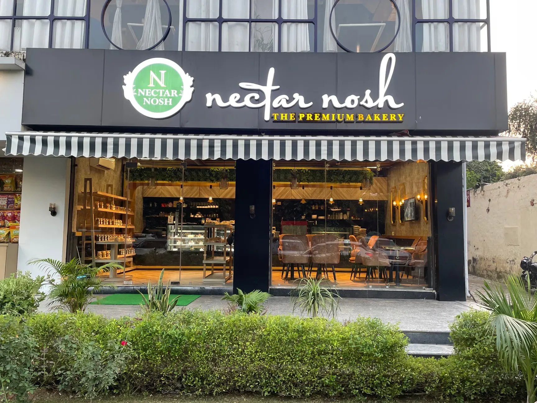 Nectar Nosh - Best Bakery & Cafe in Greater Noida | Custom Cakes, Fresh ...